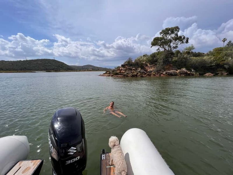 From Lagoa: Visit Silves Town by Boat with Hop Off & Hop On - FAQs