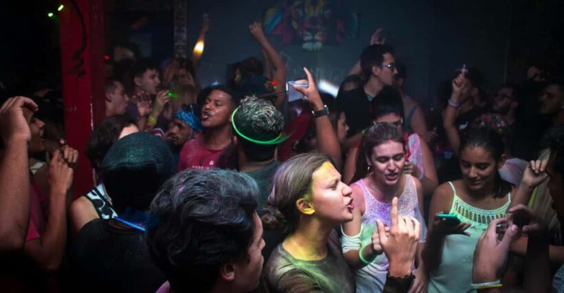 From Lagos: Albufeira Nightlife Party Tour - Discovering Albufeira’s Nightlife from Lagos