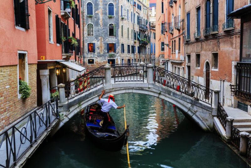 From Lake Garda: Full-day Group Tour of Venice - FAQ