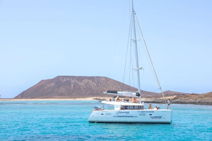 From Lanzarote: Lobos Island and Fuerteventura Day Cruise - Transportation and Group Size
