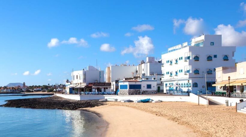 From Lanzarote: Round-Trip Ferry Transfer to Fuerteventura - Who Is This Tour Best For?