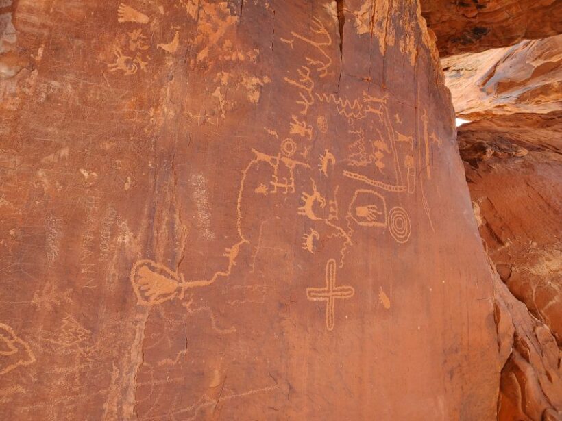 From Las Vegas: Valley of Fire Small Group Tour - Key Points