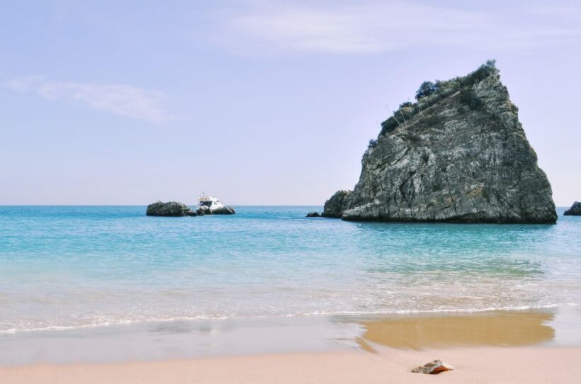 From Lisbon: Arrábida, Azeitão, Sesimbra, Palmela, Setúbal - Key Points