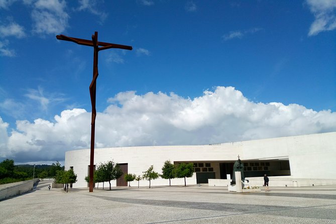 From Lisbon: Batalha, Alcobaça, Óbidos, Fátima & Nazaré - Highlights of the Tour