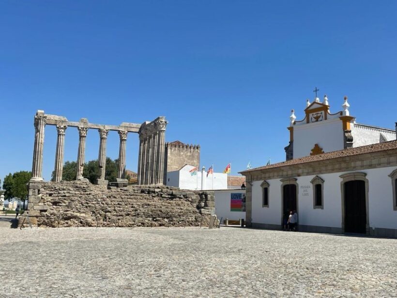 From Lisbon: Évora, Chapel of Bones, & Roman Temple Tour - Key Points
