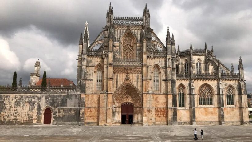 From Lisbon: Fátima/Batalha and Mafra Convent/Óbidos Tour - Exploring the Key Stops