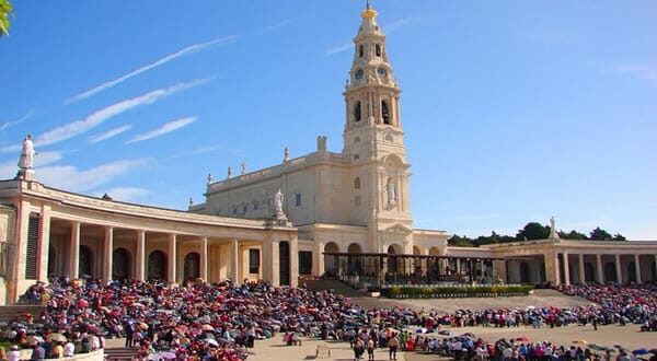 From Lisbon: Fátima, Batalha, Nazaré and Óbidos Day Tour - Potential Drawbacks and Considerations