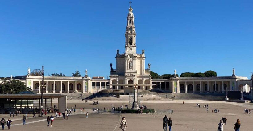 From Lisbon: Fátima, Batalha, Nazaré, and Obidos Tour by Van - Discovering Portugal in a Day: What to Expect