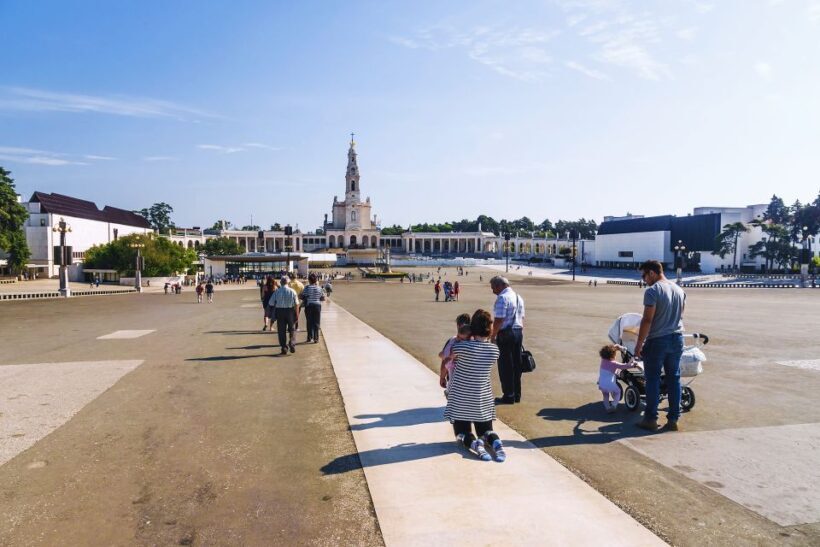 From Lisbon: Fatima, Batalha, Nazare and Obidos Tour - Transportation, Timing & Group Size