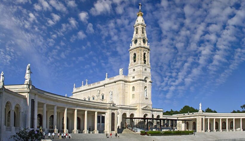 From Lisbon: Fatima, Nazaré and Óbidos Full Day Private Tour - Introduction