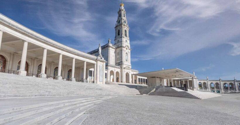 From Lisbon: Fatima, Nazaré, Batalha and Óbidos Tour - FAQ