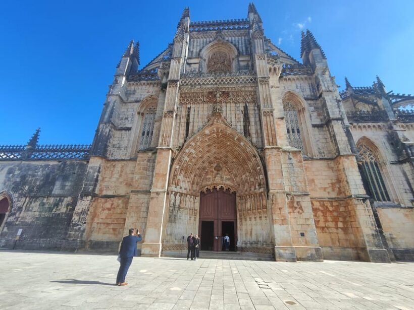 From Lisbon: Medieval Tour, Batalha, Tomar, Alcobaça, Óbidos - FAQ