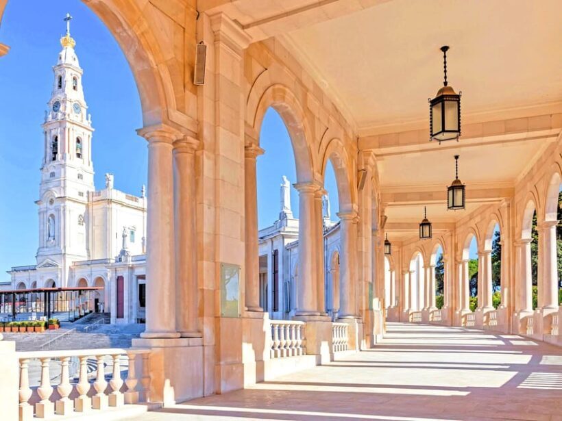 From Lisbon: Obidos, Nazaré and Fátima Small Group Tour - What the Price Gets You
