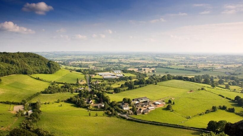 From London: Small Group Stonehenge, Bath & Cotswolds Tour - Key Points