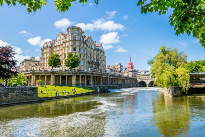 From London: Stonehenge and Bath Full-Day Tour - The Experience for Different Travelers