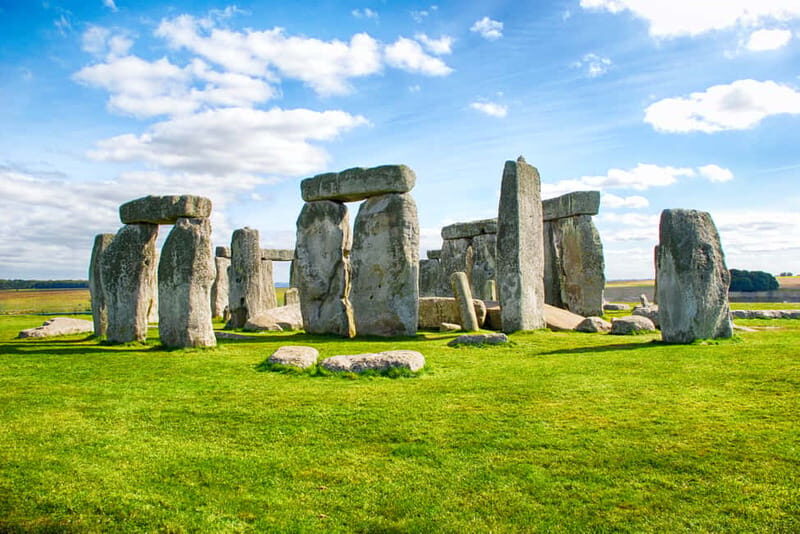 From London: Stonehenge and Bath Full-Day Tour with Guide - Guides and Experience