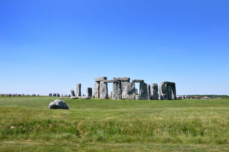 From London: Stonehenge Morning Day Trip with Admission - Exploring Stonehenge: What to Expect