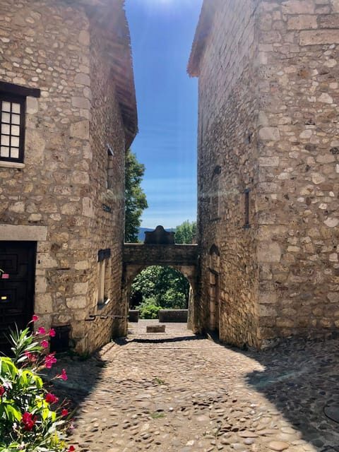 From Lyon: Medieval Town of Pérouges half day tour - Why Choose This Tour?