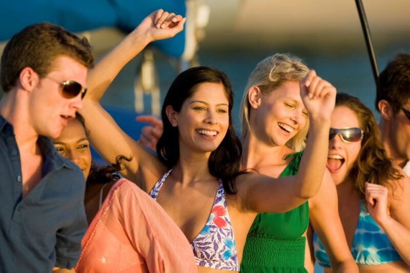 From Ma'alaea: Sunset Dinner Cruise Aboard the Quicksilver - What to Expect During the Cruise