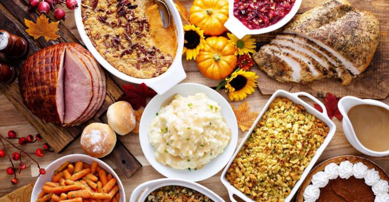 From Ma'alaea: Thanksgiving Dinner Cruise Aboard the Calypso - Key Points