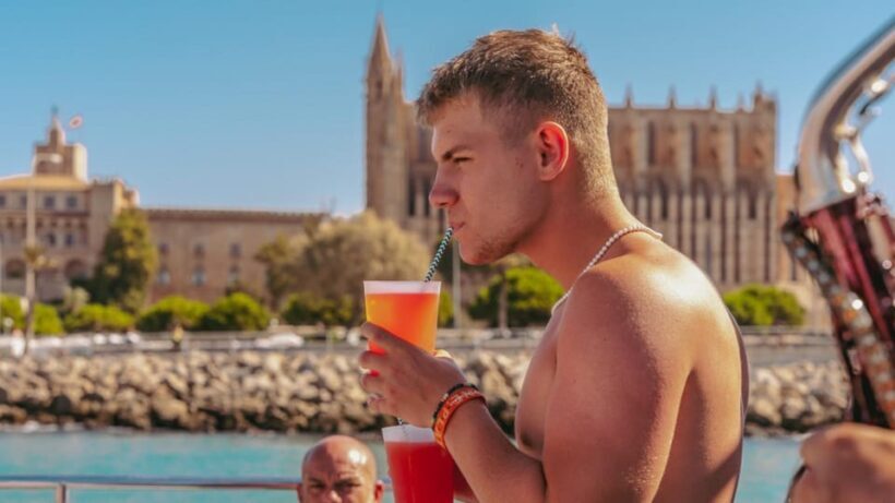 From Magaluf: Palma Bay Sightseeing Cruise with Live Music - Key Points