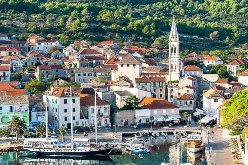 From Makarska: Hidden Gems of Hvar Island's North Shore - The First Stop: Veliki Pokrivenik Bay