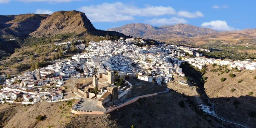 From Malaga: Caminito del Rey/White Village Tour & Tapas - An In-Depth Look at the Experience