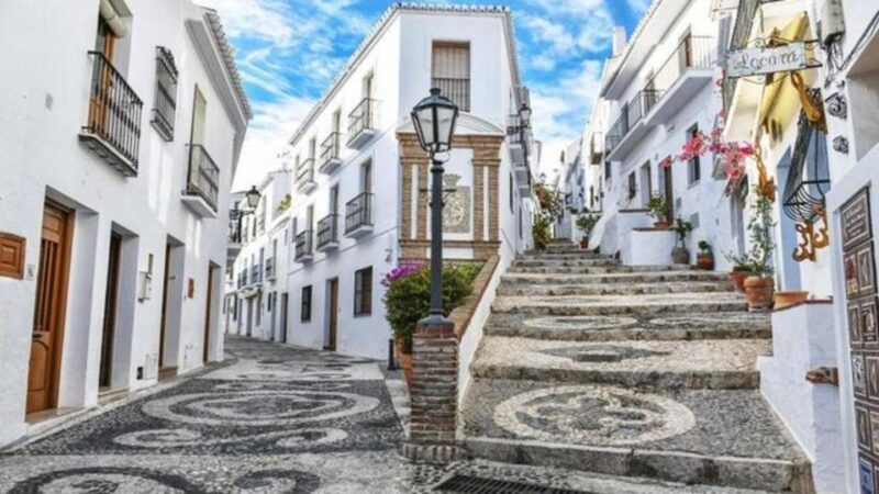 From Malaga: Private guided day trip to Nerja and Frigiliana - FAQs