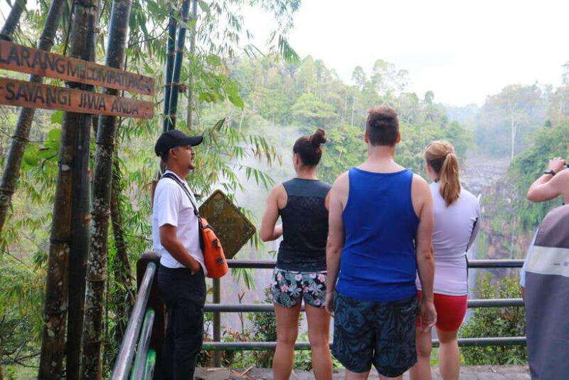 From Malang : Tumpak Sewu Waterfall 1Day English Guide Tour - FAQ