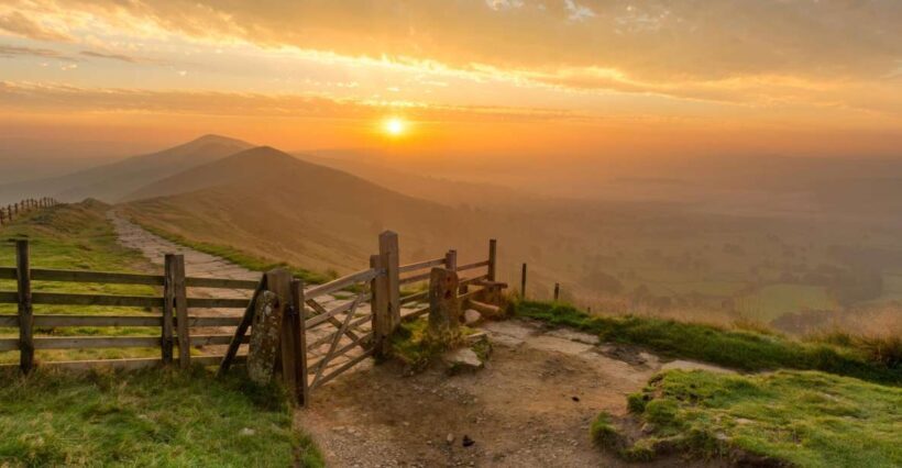 From Manchester: Derbyshire and Peak District Day Trip - What’s Included and What’s Not