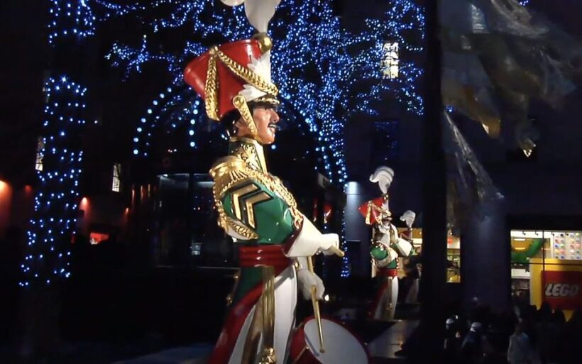 From Manhattan: Dyker Heights Holiday Bus Tour - Practical Details and Tips