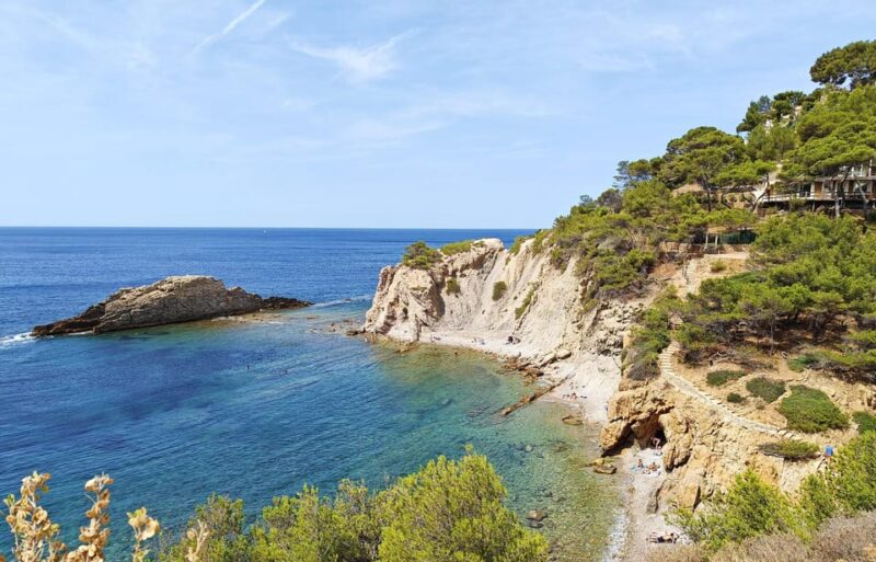 From Marseille to the Calanques Blueues by train, hike, lagoons and villages - The Sum Up