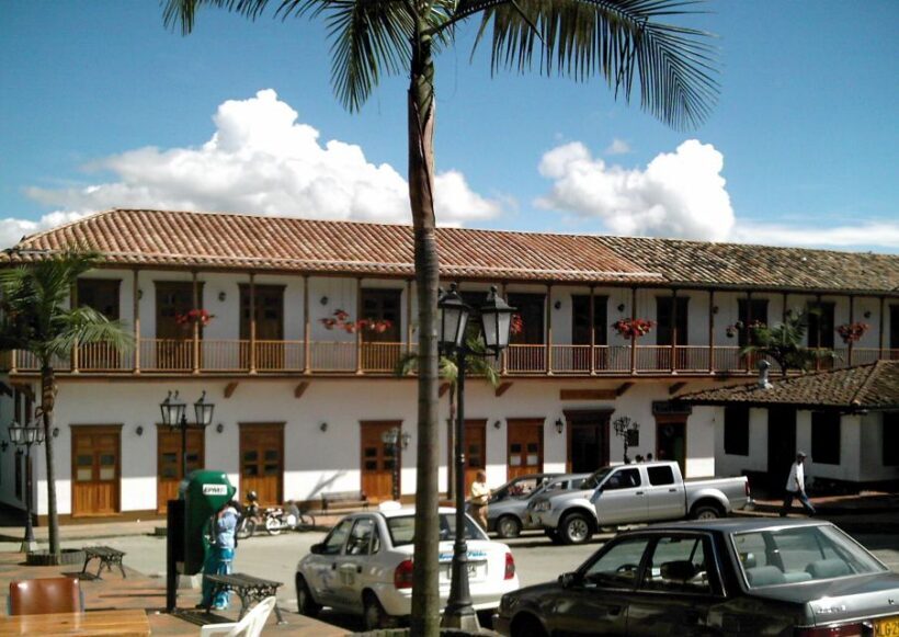 From Medellín: El Retiro Private Tour with Food Tastings - Jungle Drive and Wildlife Spotting