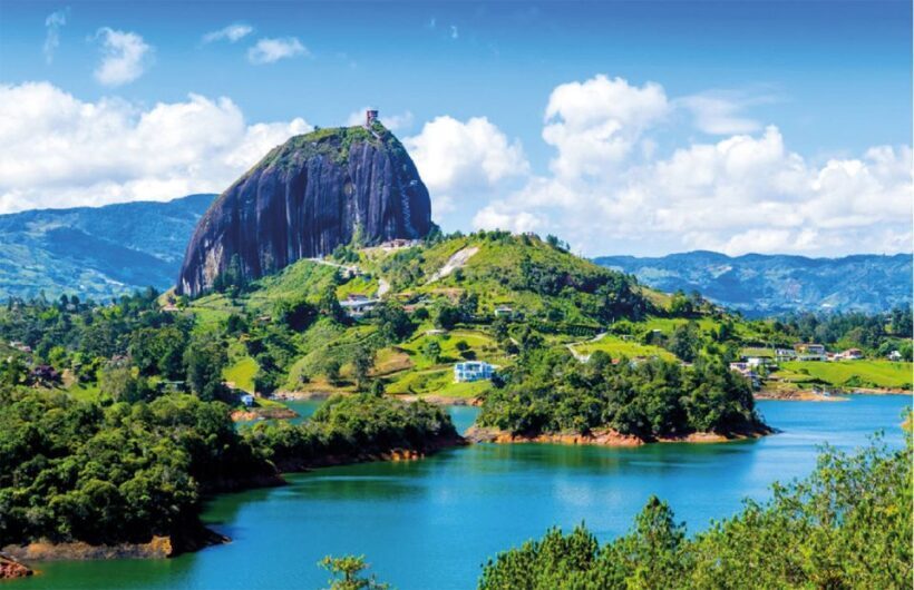 From Medellin: Guatape El Peñol with boat + gastronomic tour - Exploring the Guatapé El Peñol Tour from Medellín: A Detailed Look