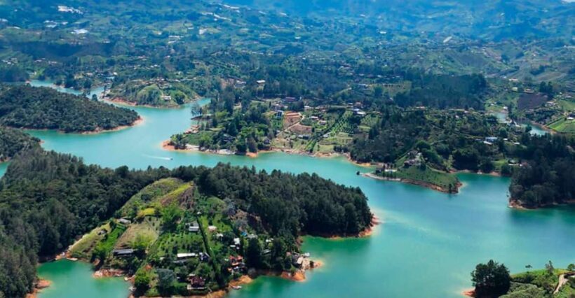 From Medellín: Guatapé & Peñol Rock Private Day Tour - Introduction: An Authentic Day Trip from Medellín