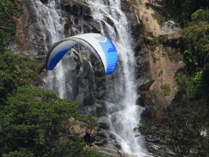 From Medellín: Paragliding Flight and Guatape Tour - Key Points