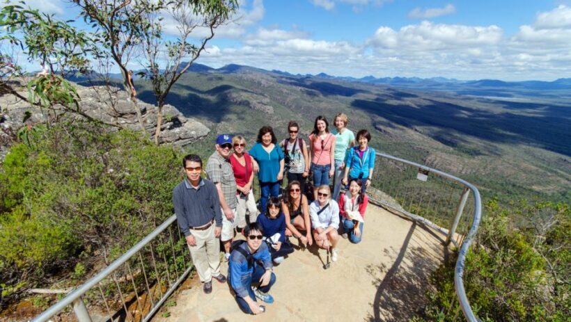 From Melbourne: Grampians National Park Bushwalking Tour - Guides and Commentary
