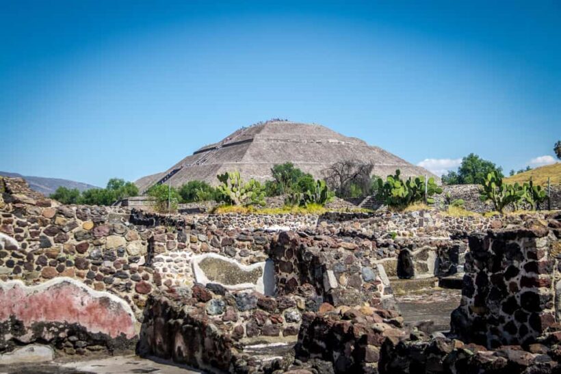 From Mexico City: Private excursion to Teotihuacan - Lunch and Free Time