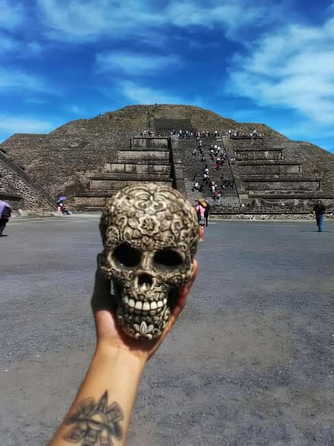 From Mexico City, VIP Tour to Teotihuacan: Pyramids, Beer & Mezcal - Beer Tasting with a Local Craft Brewery