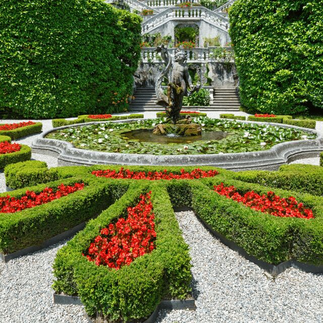 From Milan: Lakeside villas on Lake Como with ferries - A Day of Scenic Elegance and Italian Charm
