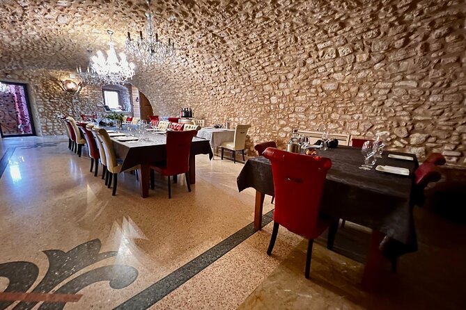 From Milan to Venice, through the Amarone region, Lunch & Verona - Key Points