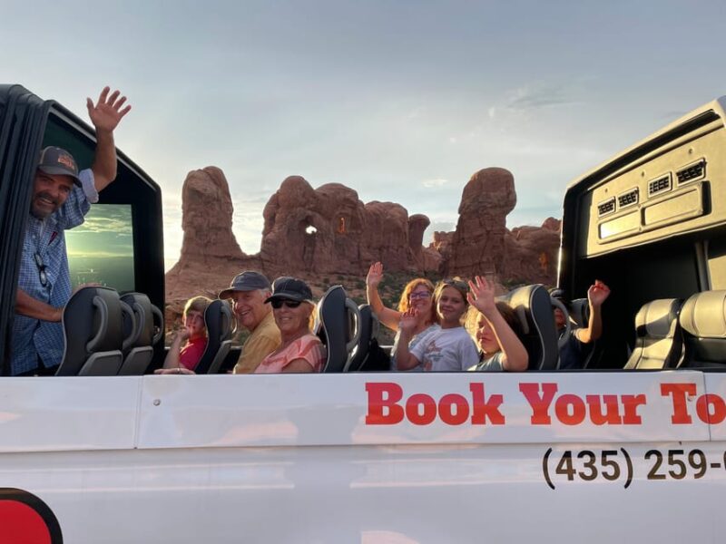 From Moab: Arches National Park Scenic Tour with Short Hikes - Key Points