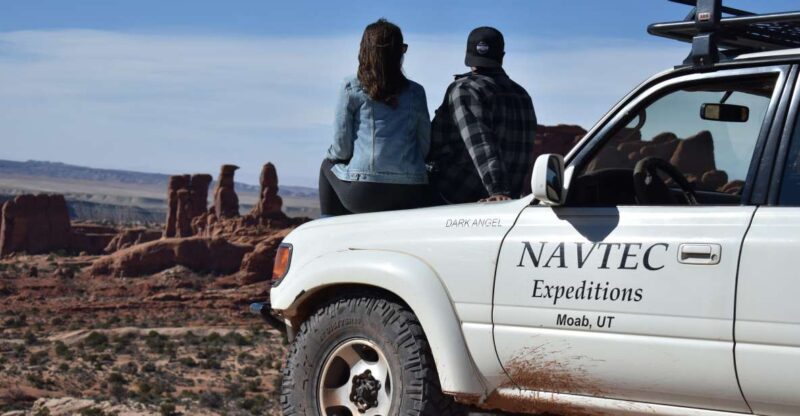 From Moab: Half-Day Arches National Park 4x4 Driving Tour - Short Hikes and Photo Opportunities