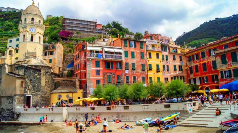 From Montecatini: Private Cinque Terre Tour with Pisa - Exploring Manarola: The First Stop