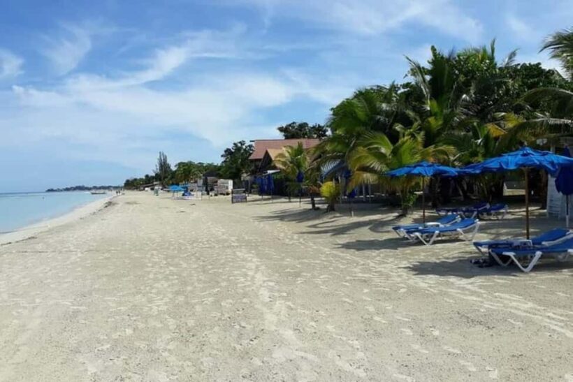 From Montego Bay: 7 Mile Beach and Rick's Cafe Cliff Jump - Key Points