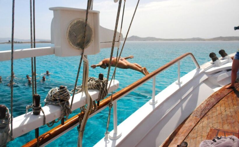 From Mykonos: Cruise to Delos and Rhenia with Lunch - Overview of the Cruise Experience