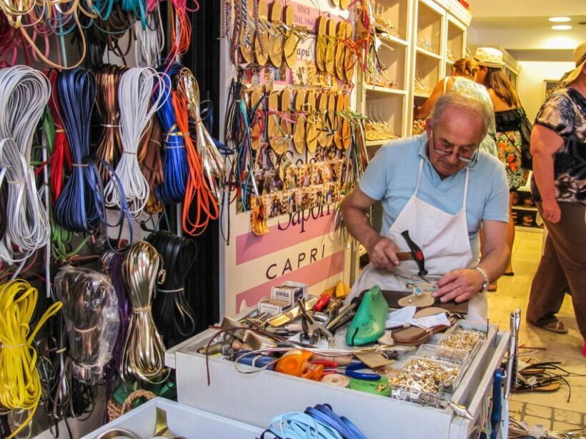 From Naples: Capri Guided Tour with Ferry Tickets & Minibus - FAQ