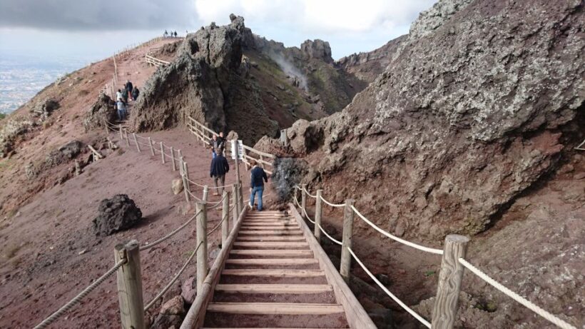 From Naples: Guided Pompei & Mount Vesuvius with Pizza Lunch - A Closer Look at the Tour