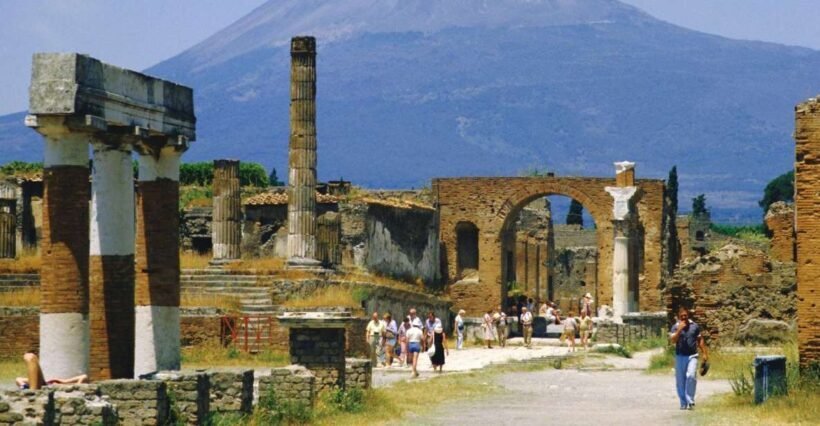 From Naples: Mt. Vesuvius VIP tour/Small group - Key Points