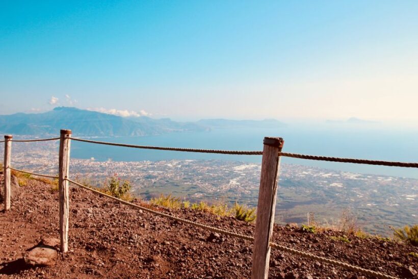 From Naples: Pompeii and Vesuvius Guided Day Trip with Lunch - Exploring Pompeii